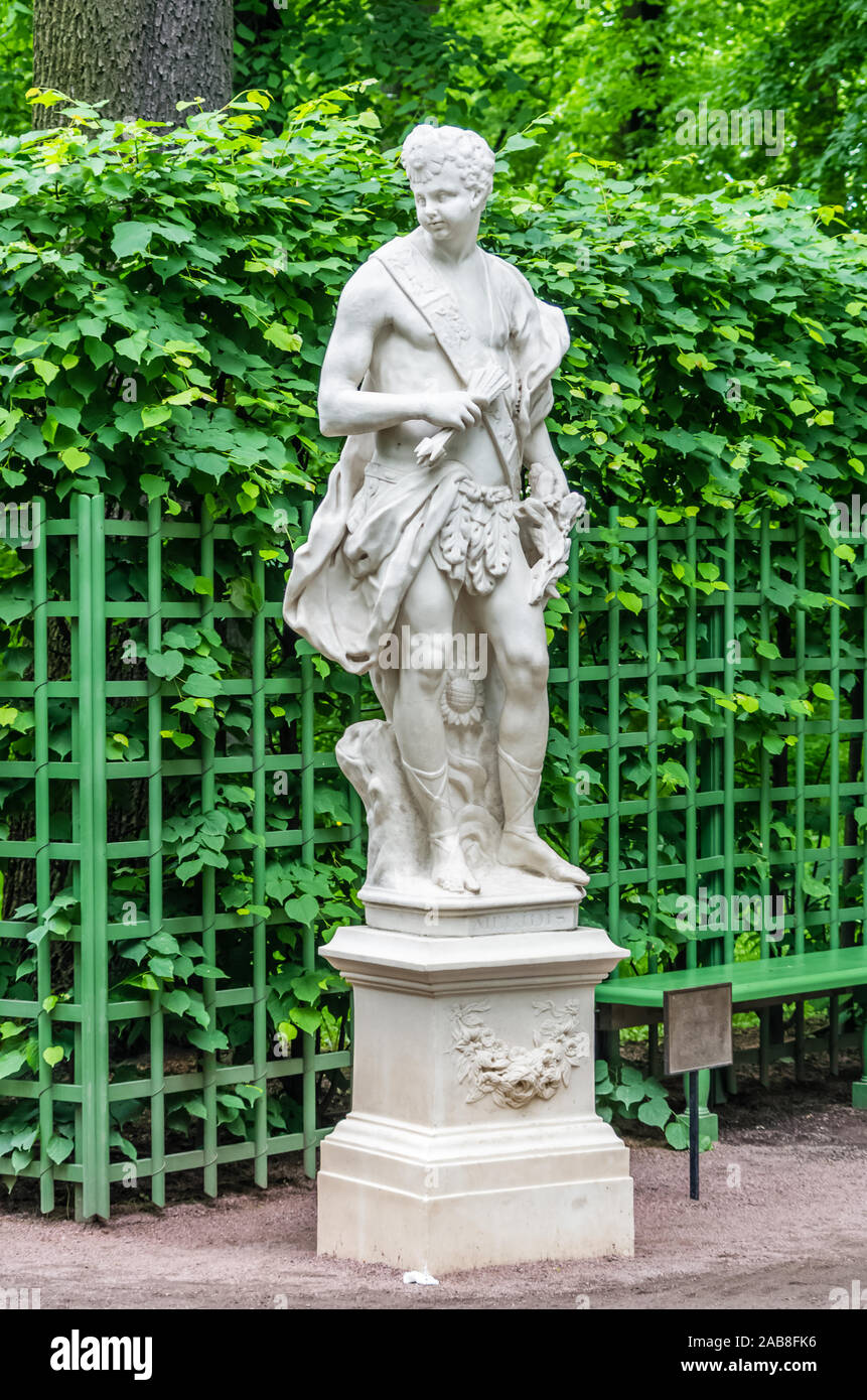 Statue of summer hi-res stock photography and images - Alamy