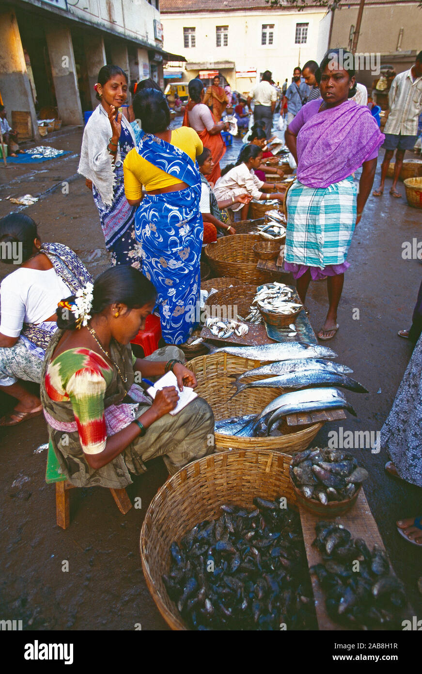 India. Goa. Fish market traders Stock Photo - Alamy