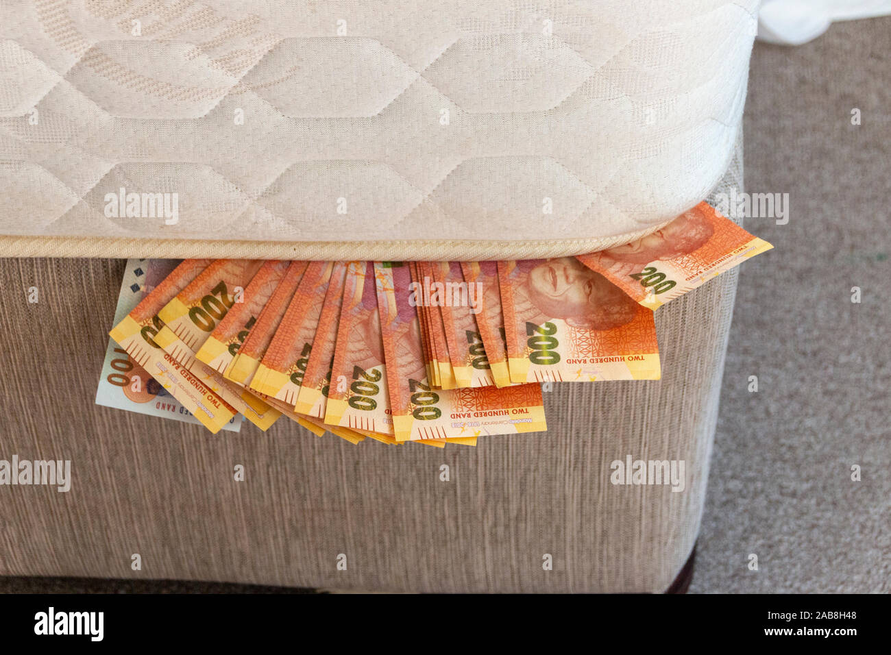 One hundred rand note hi-res stock photography and images - Alamy