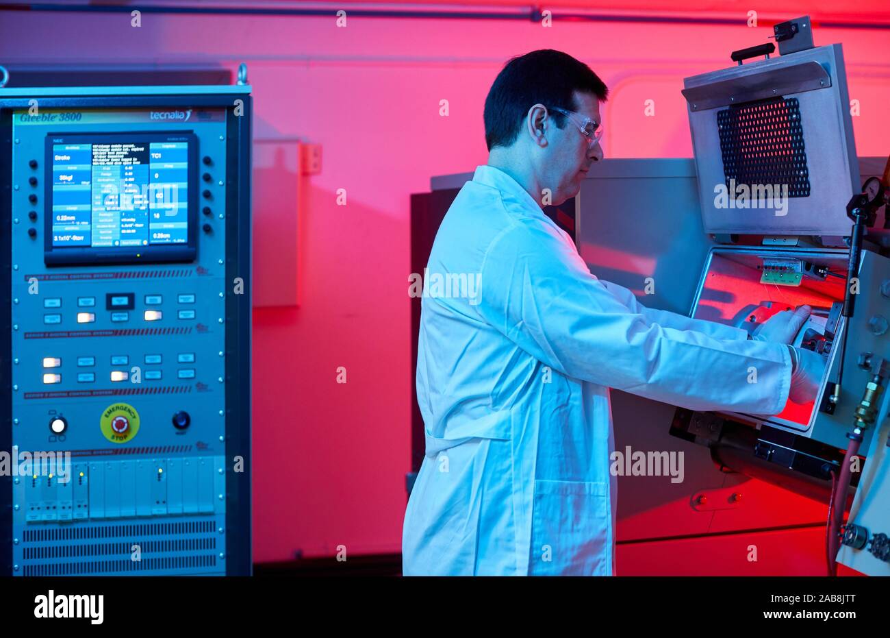 Gleeble hi-res stock photography and images - Alamy