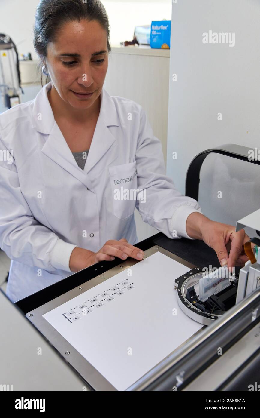 Vertical printing machine hi-res stock photography and images - Alamy