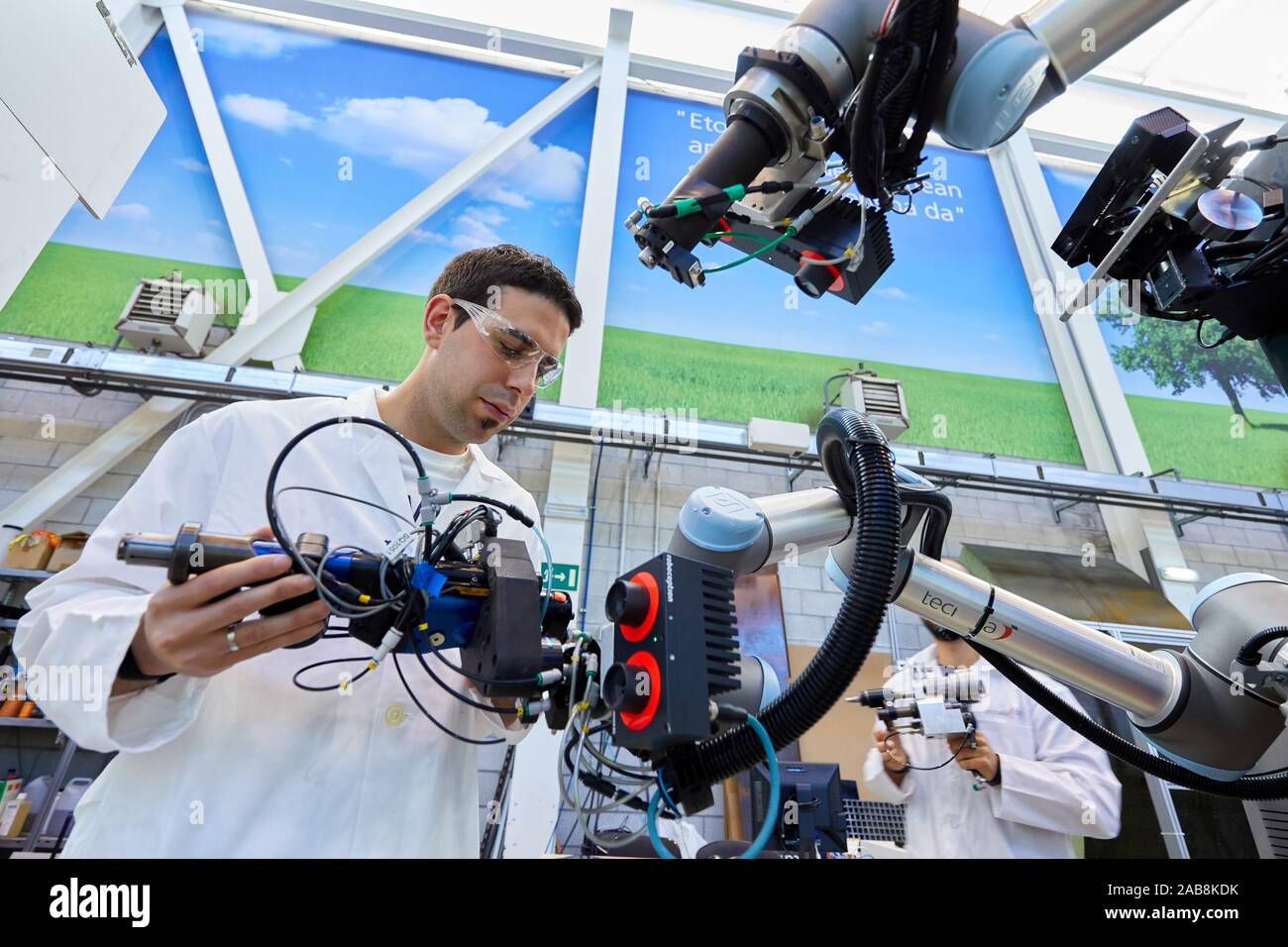 Mobile work innovation hi-res stock photography and images - Alamy