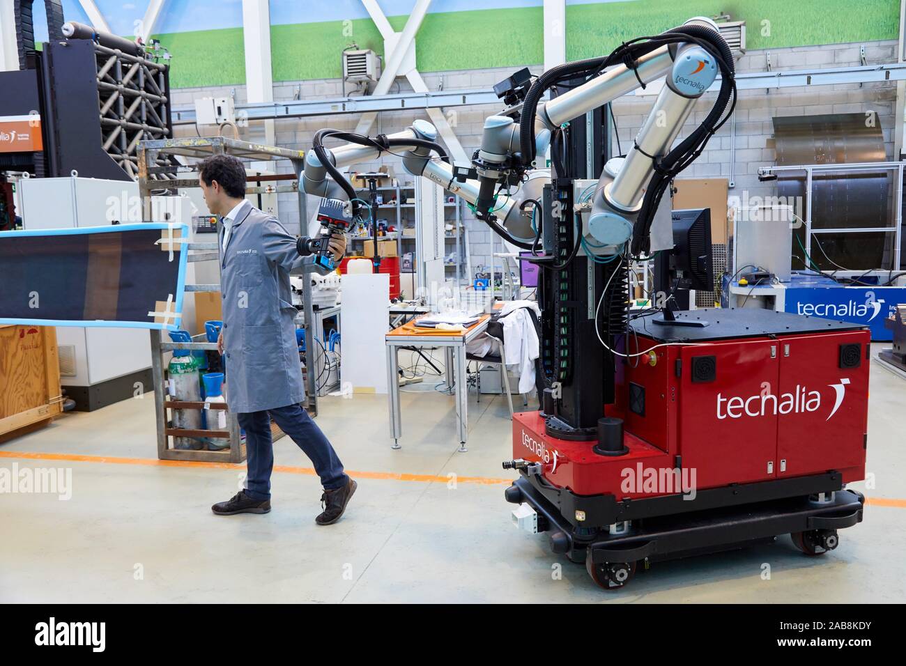 Use of flexible robotics in industrial manufacturing processes, Mobile ...