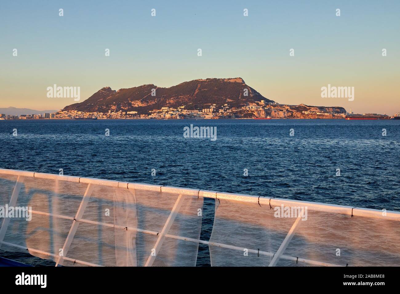 Rock of gibraltar hi-res stock photography and images - Alamy