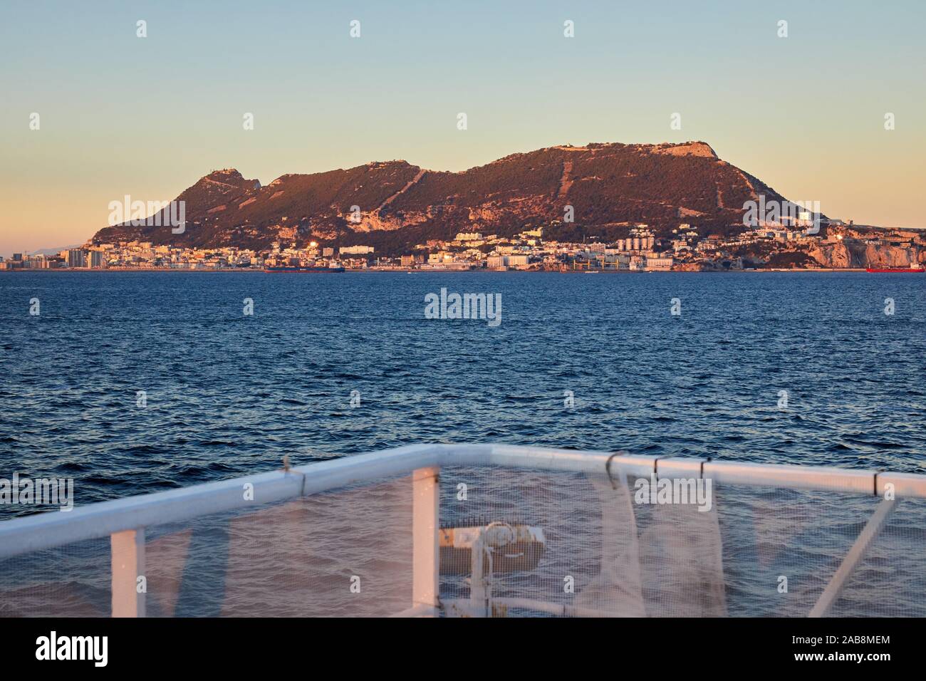 Rock of gibraltar hi-res stock photography and images - Alamy