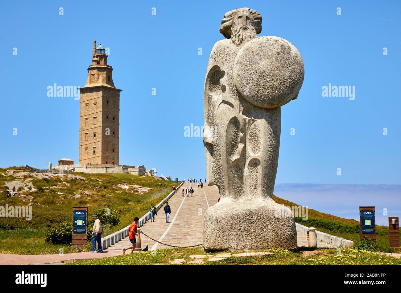 """Breogán"", ""Hercules statue"", Tower of Hercules, Roman lighthouse ...