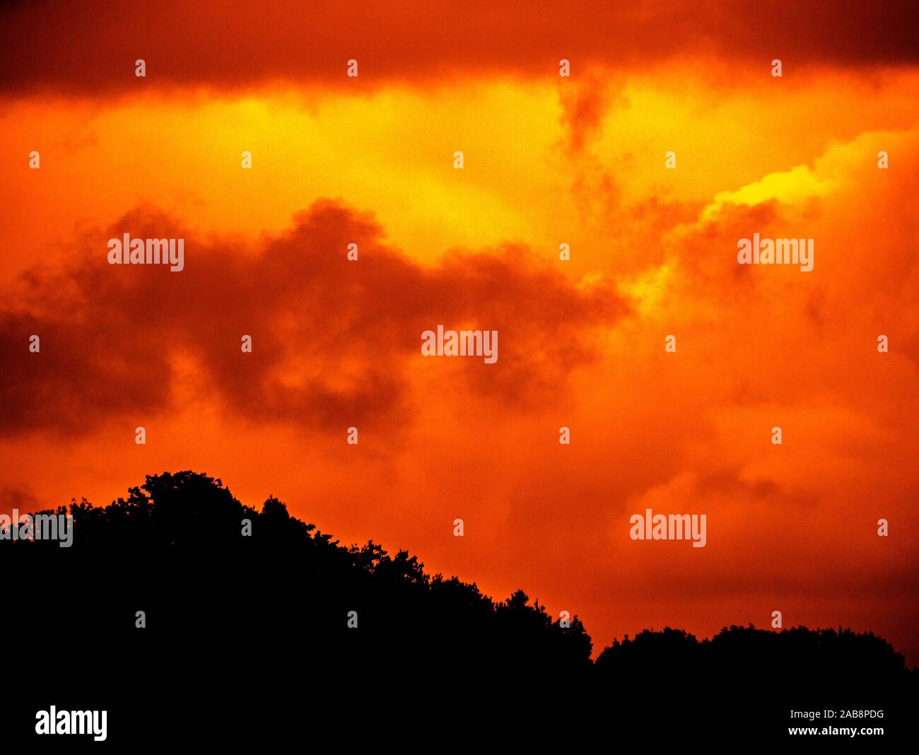 Sky only hi-res stock photography and images - Alamy