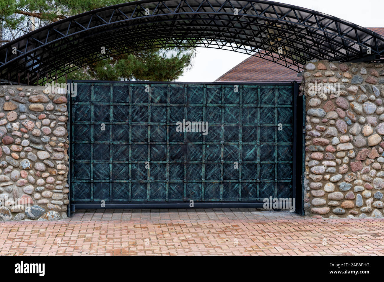 Wrought iron gates modern hi-res stock photography and images - Alamy