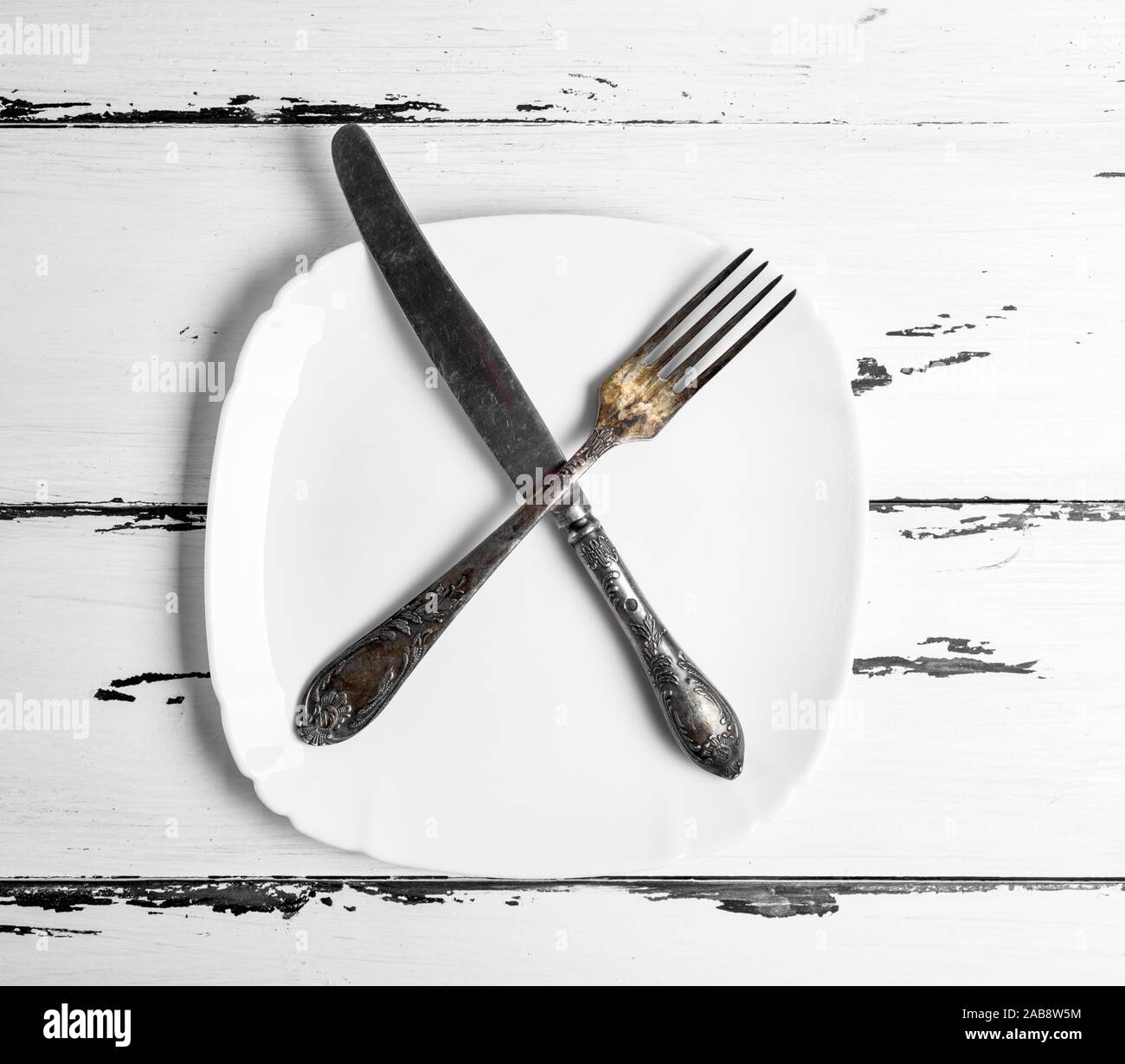 Cutlery cross hi-res stock photography and images - Alamy