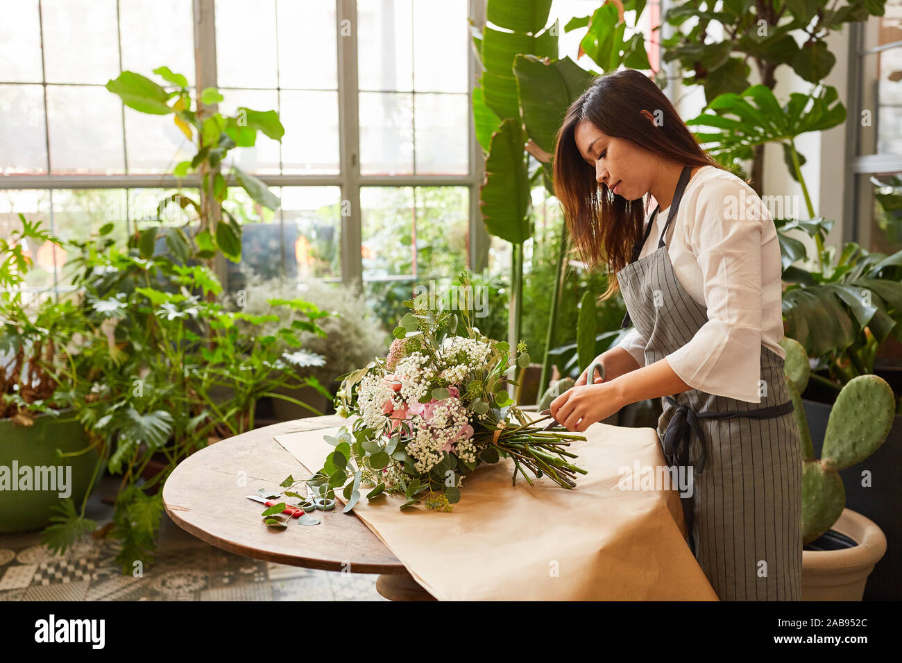 Shipping preparation hi-res stock photography and images - Alamy