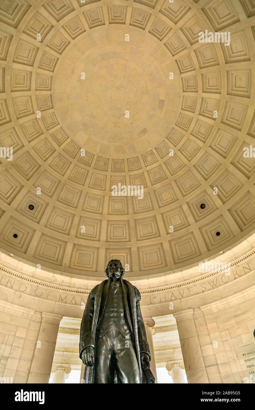 Rotunda declaration of independence hi-res stock photography and images ...