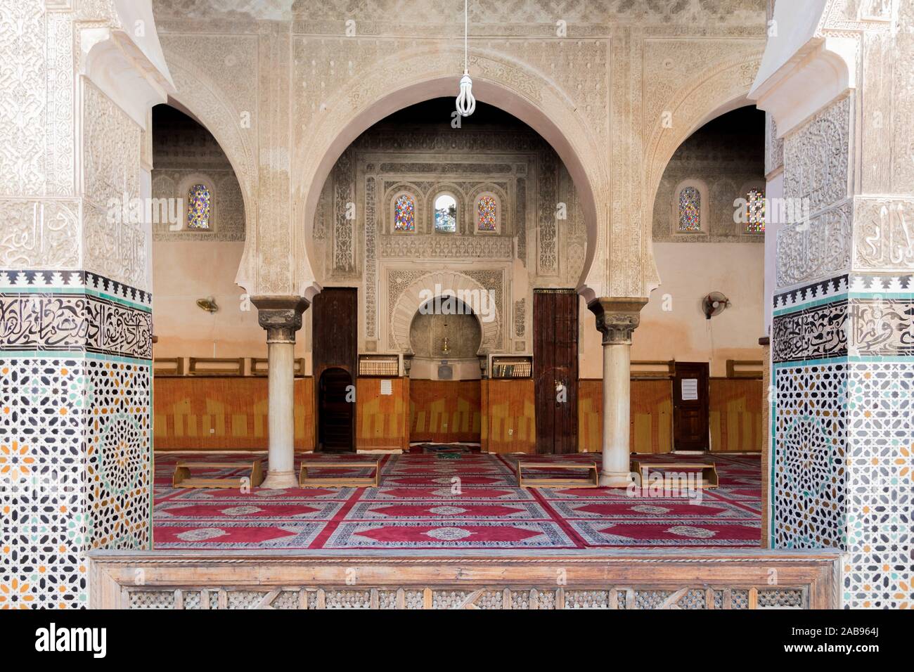 Mosque interior medina hi-res stock photography and images - Alamy