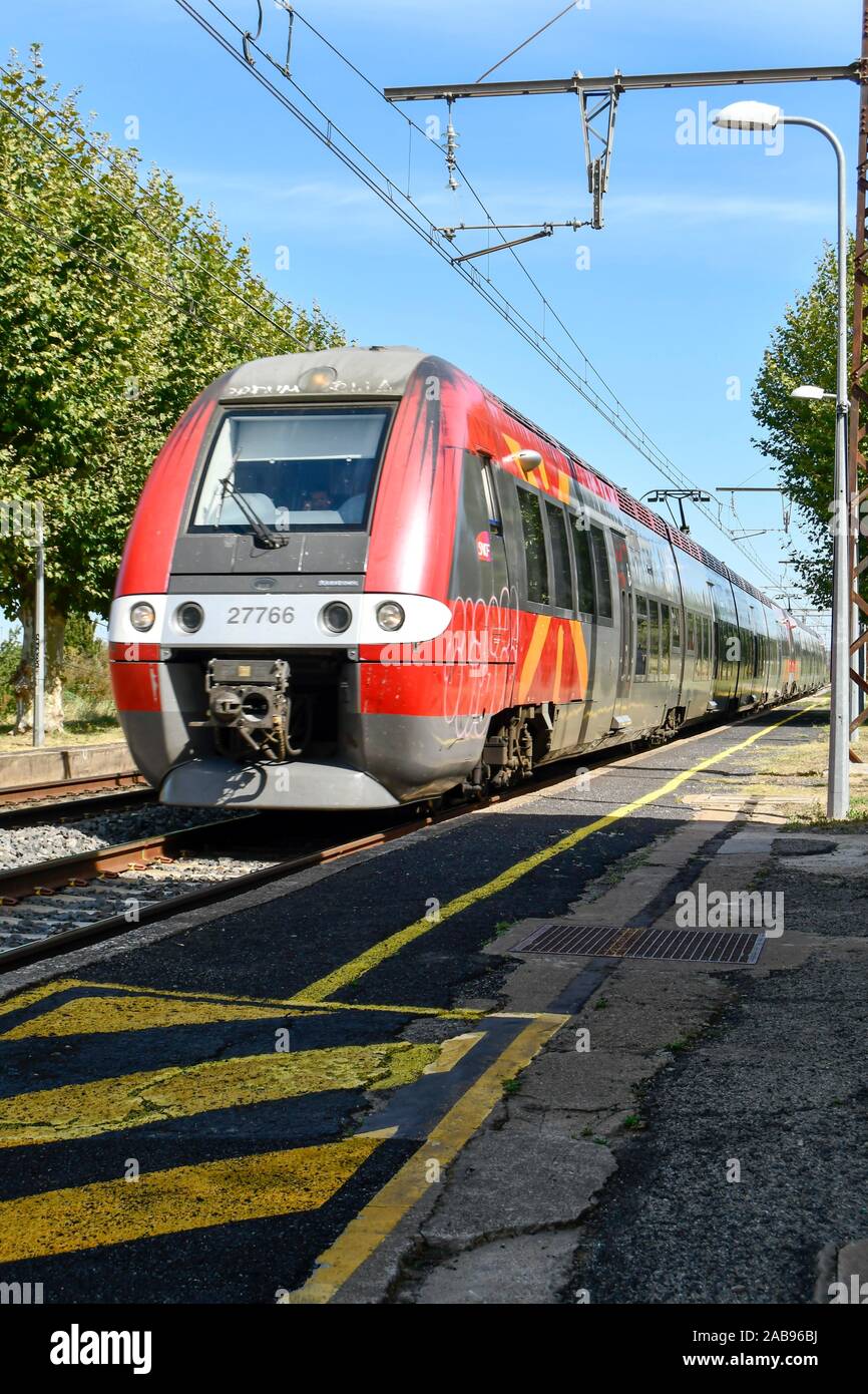 Electric commuter train engine hi-res stock photography and images - Alamy