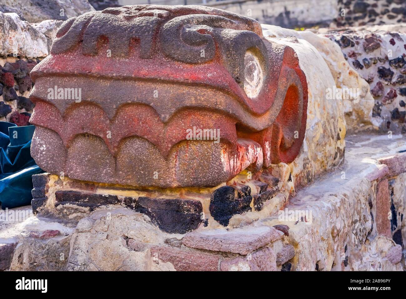 Aztec stone snake stone sculpture hi-res stock photography and images ...