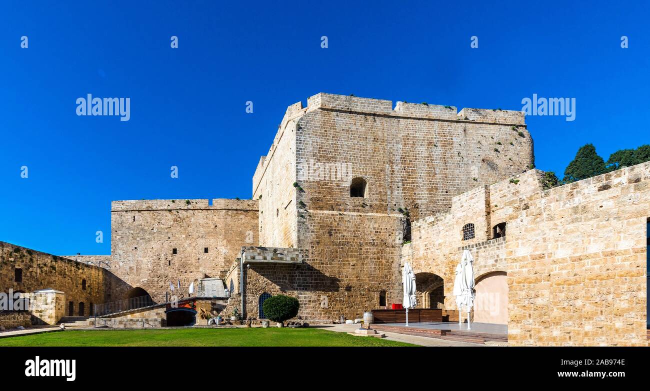 Old And Middle East High Resolution Stock Photography and Images - Alamy