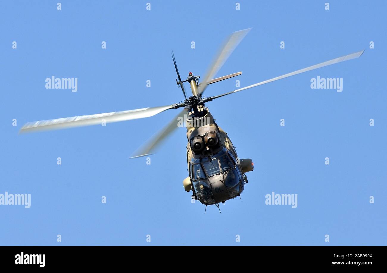 SA330 PUMA HELICOPTER OF THE FRENCH ARMY Stock Photo - Alamy