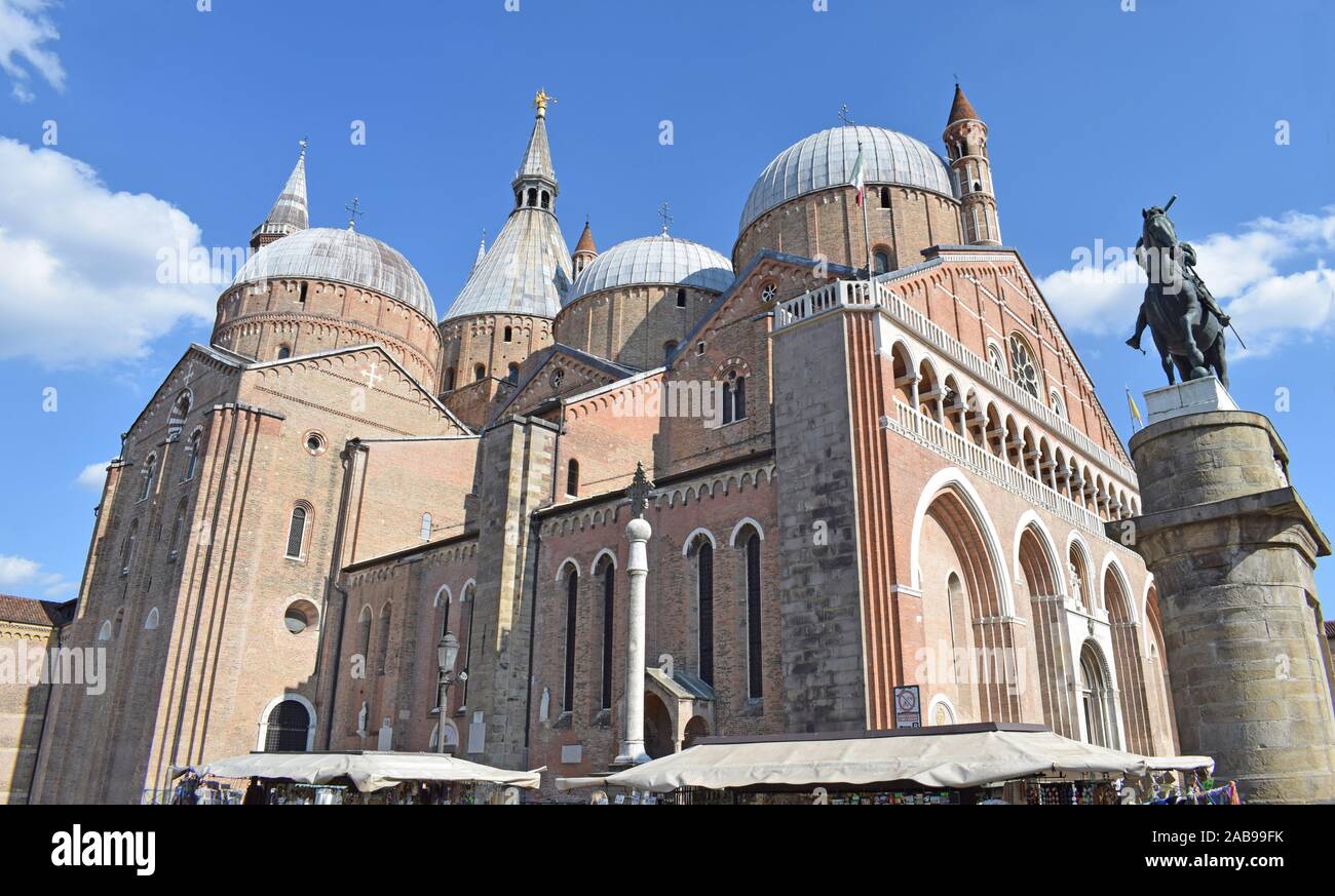 Basílica de padua hi-res stock photography and images - Alamy