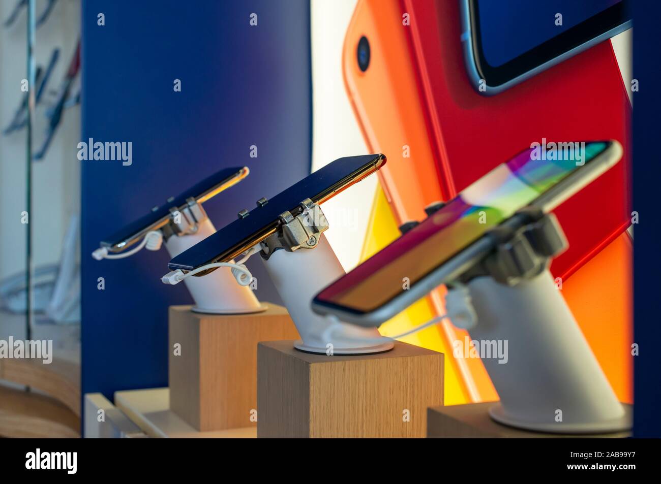 Device showcase hi-res stock photography and images - Alamy