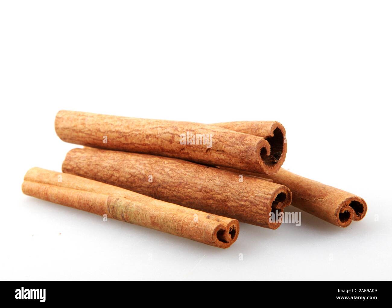 Cinnamon Sticks Isolated On White Background Stock Photo - Alamy