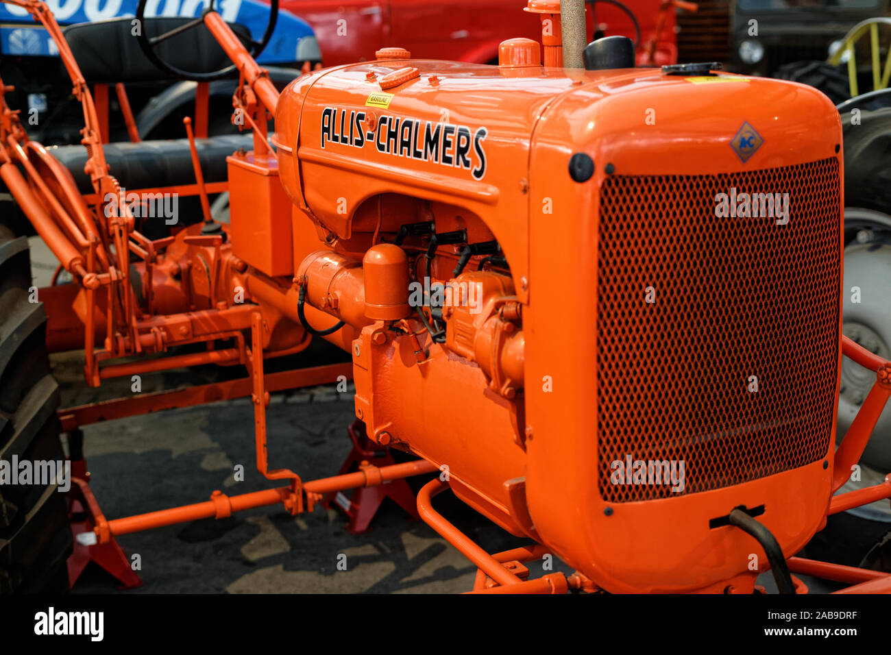 Vintage allis chalmers model tractor in hi-res stock photography and ...