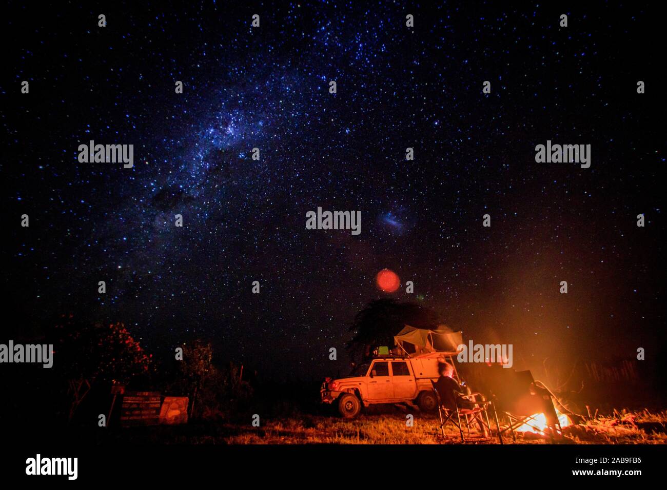 Campfire night national park hi-res stock photography and images - Alamy