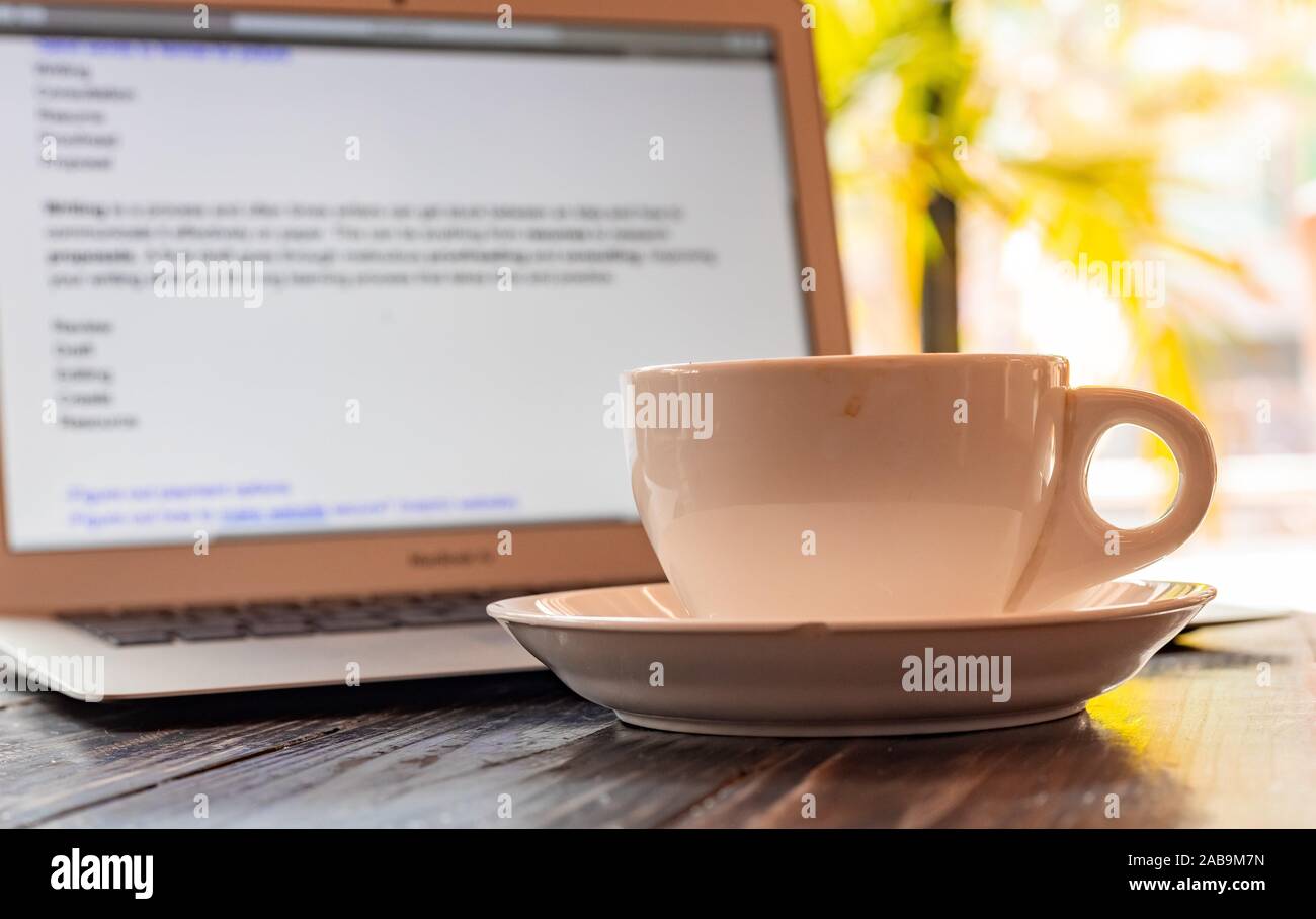 Coffee shop laptop learning hi-res stock photography and images - Alamy