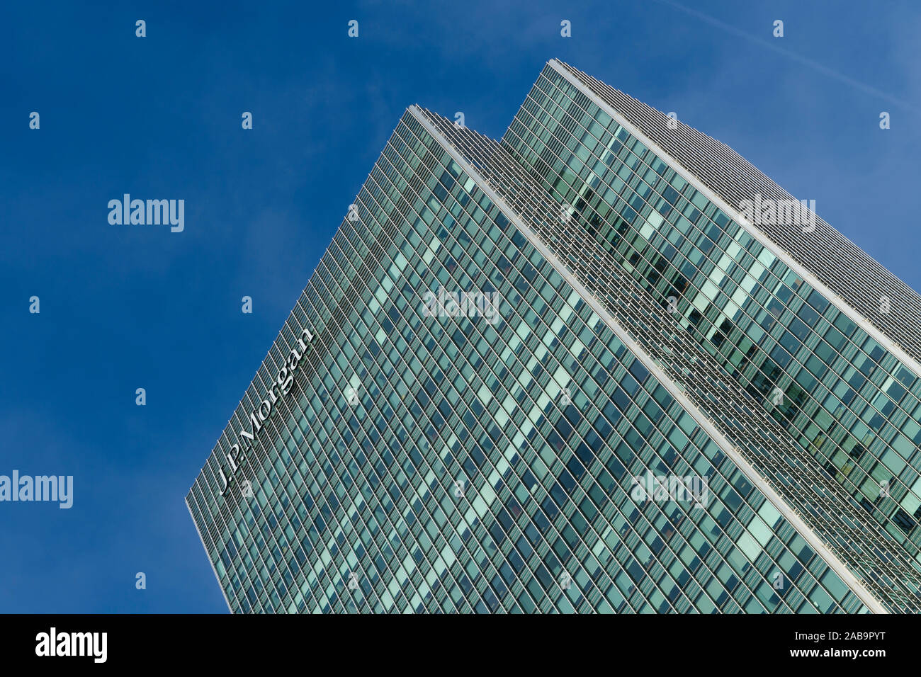 Jp morgan building office building hi-res stock photography and images ...