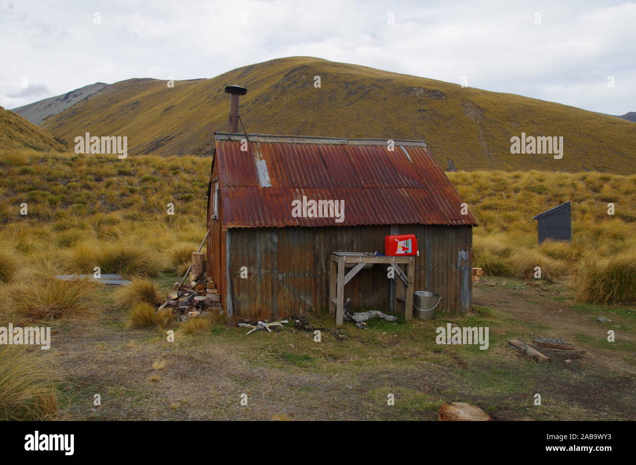 Camp Stream Hut. Te Araroa Trail. Two Thumb Track. Te Kahui Kaupeka ...