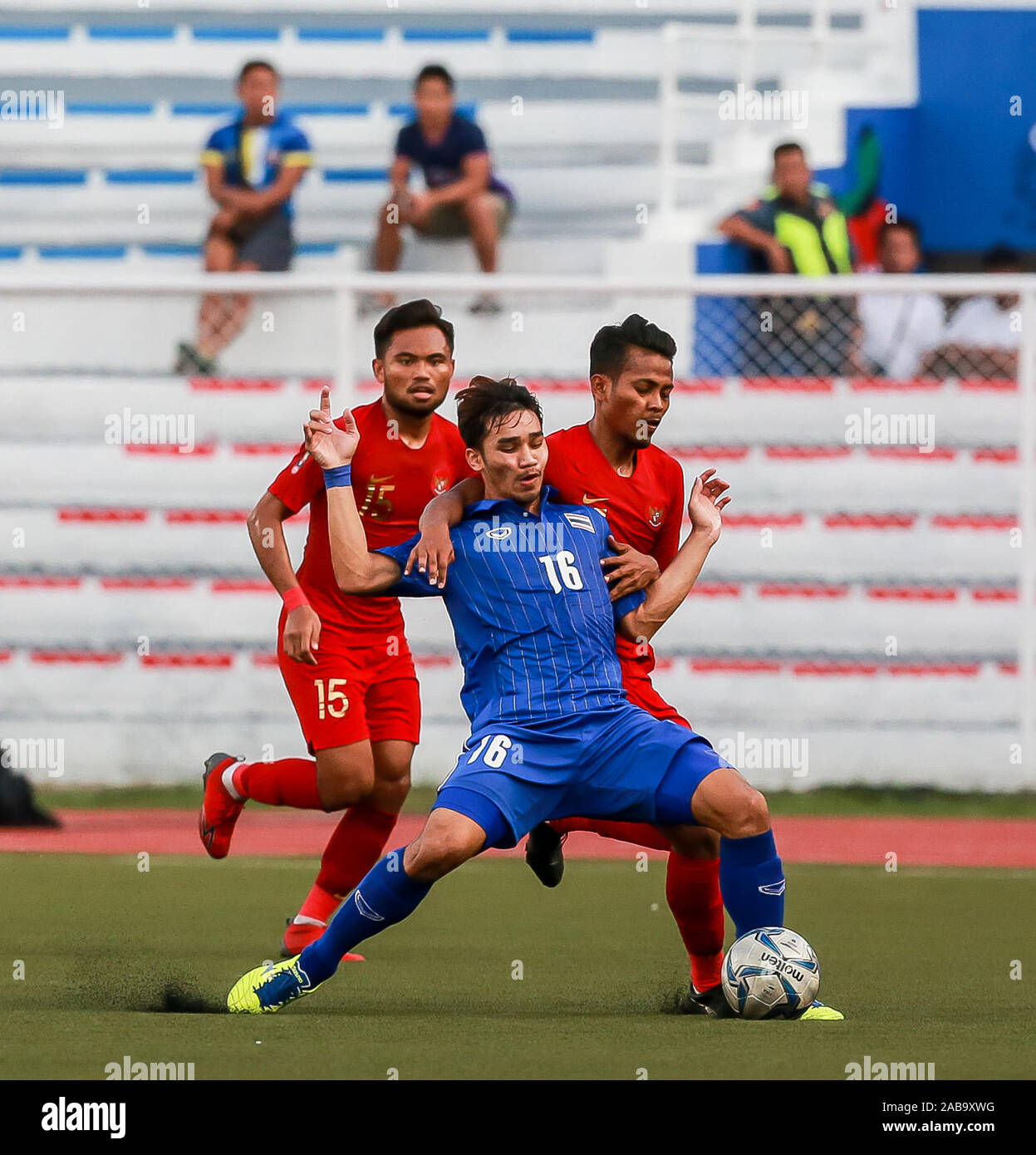 Manila, Philippines. 26th Nov, 2019. Chatmongkol Tongkiri (C) of ...