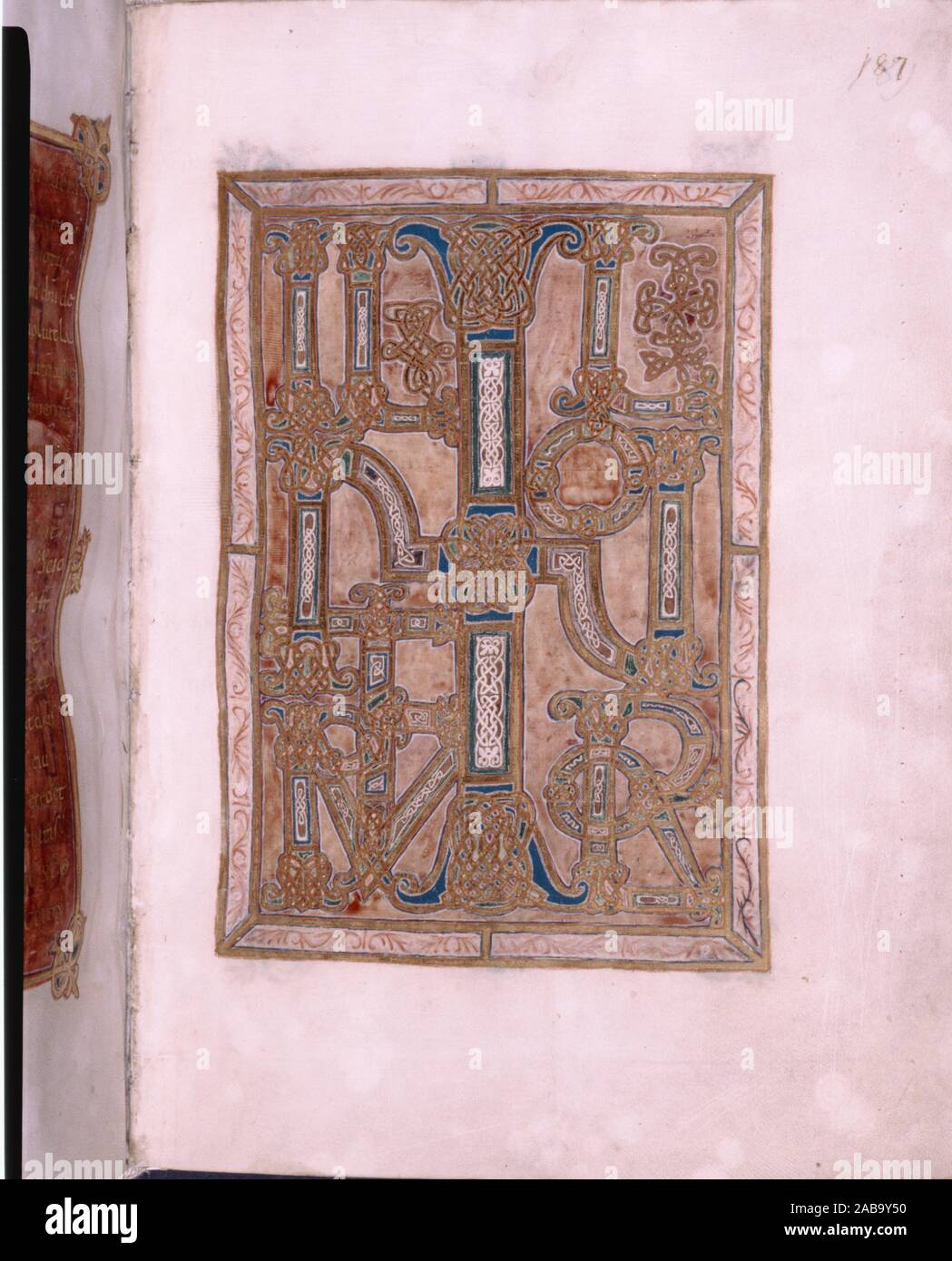 Manuscript initials medieval hi-res stock photography and images - Alamy