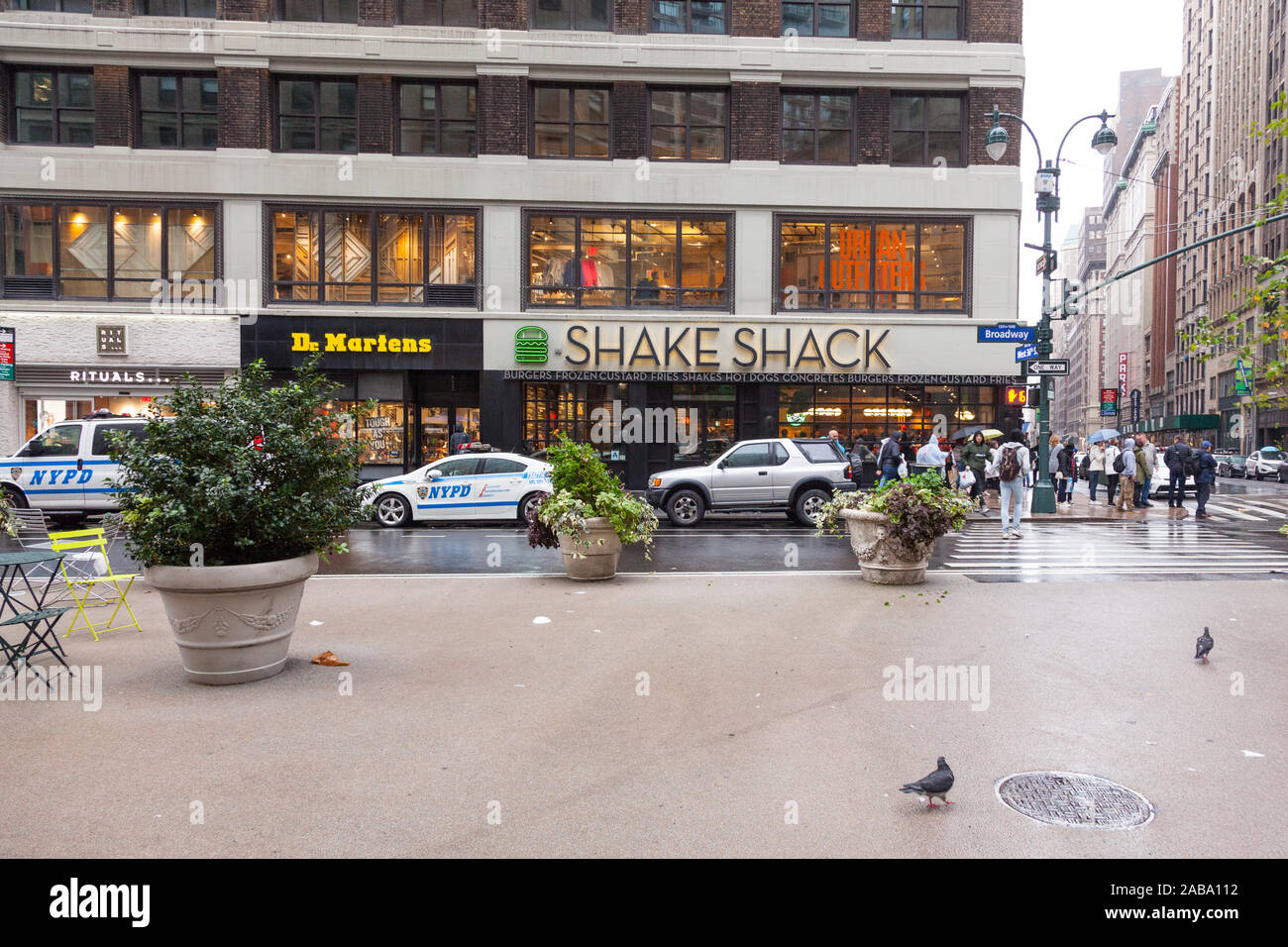 Shake Shack Herald Square on the corner of Broadway and W 35th St, New ...