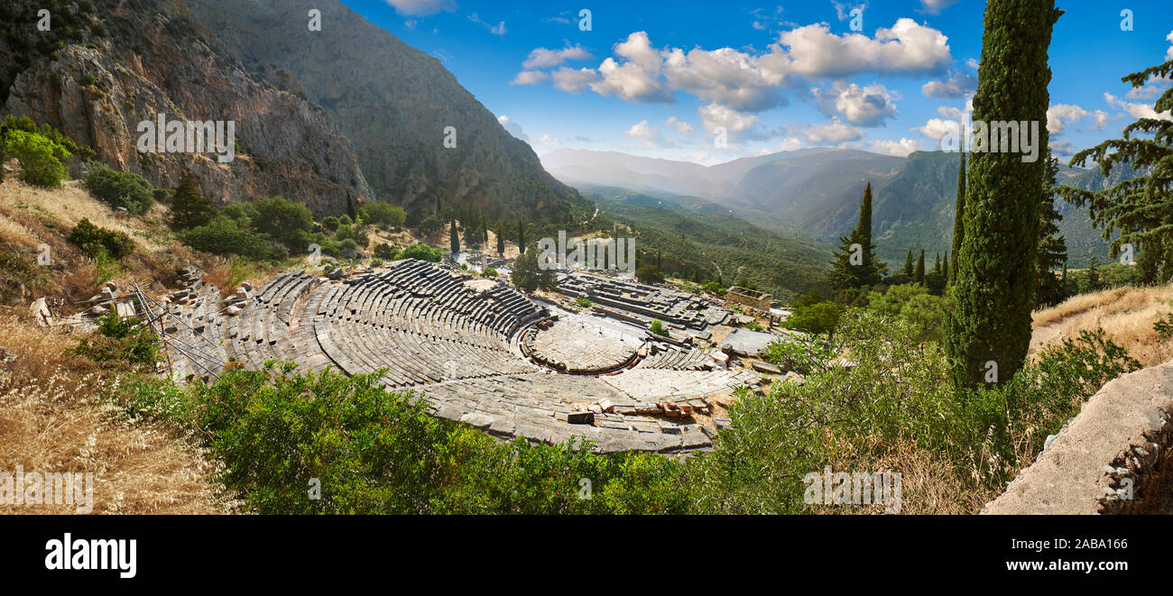 Ancient theatre of delphi hi-res stock photography and images - Alamy
