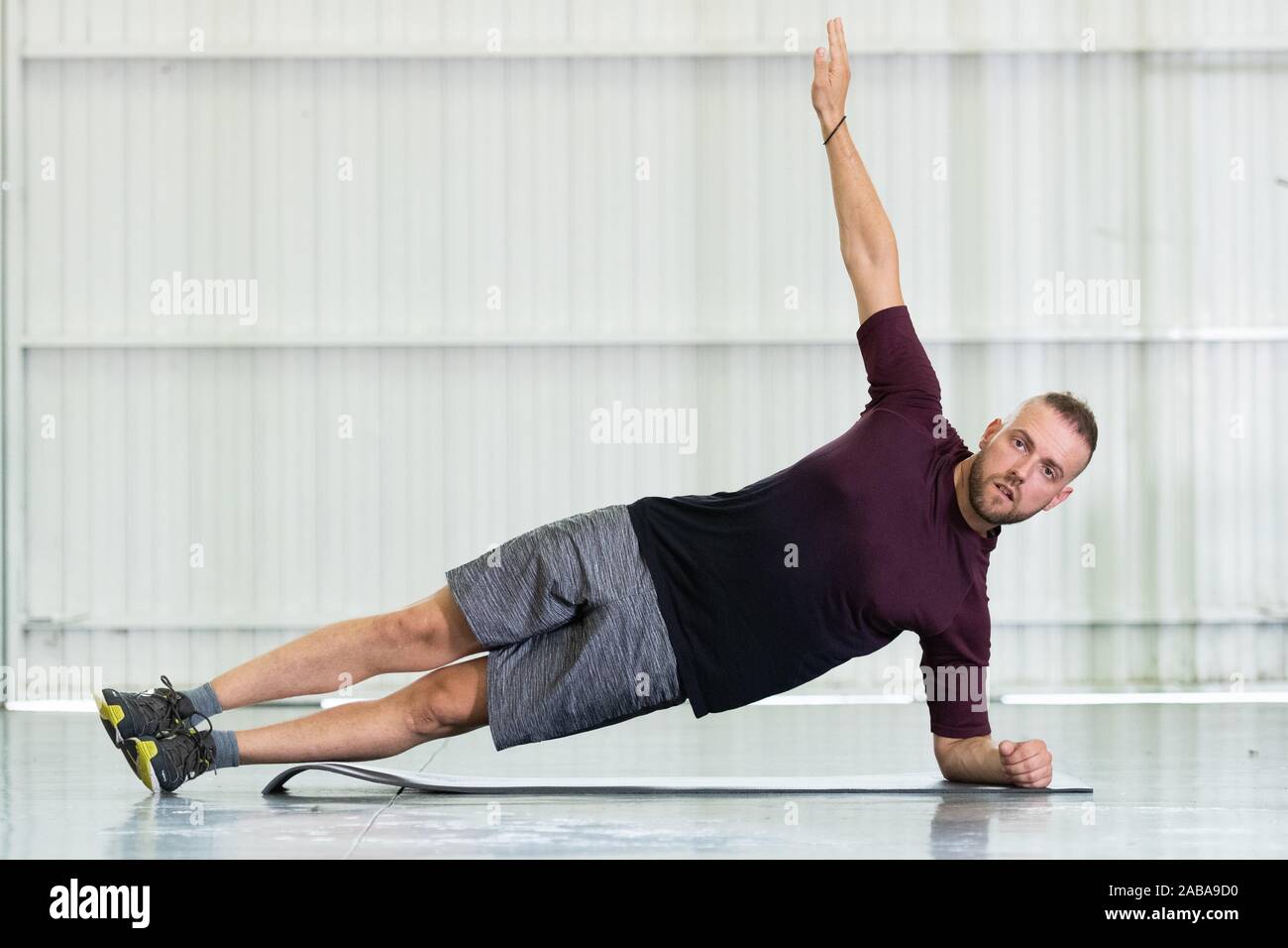 Core workout hi-res stock photography and images - Alamy