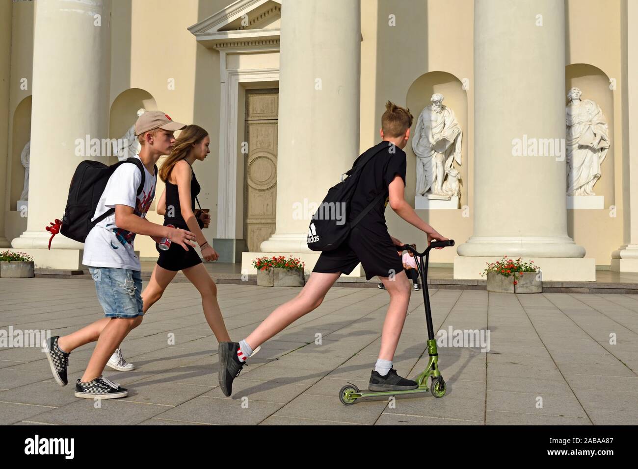 Parvis church hi-res stock photography and images - Alamy