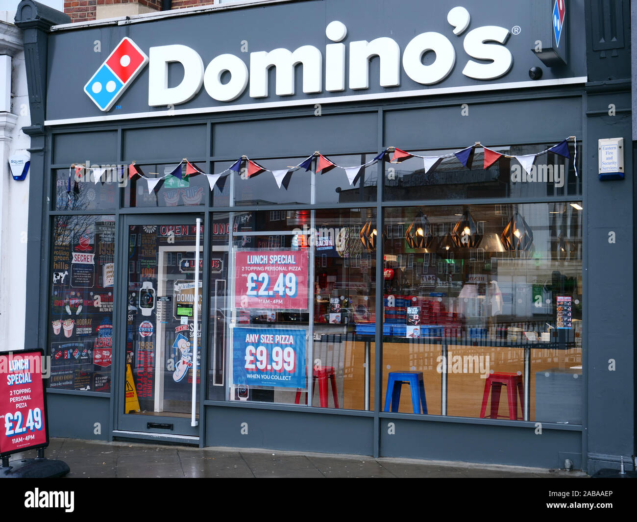 Dominos pizza logo hi-res stock photography and images - Alamy