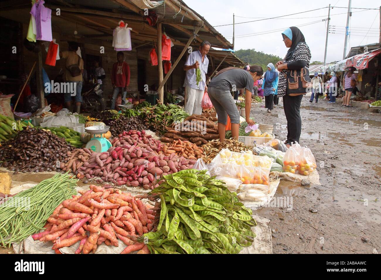 Indigenous indonesia food High Resolution Stock Photography and Images ...