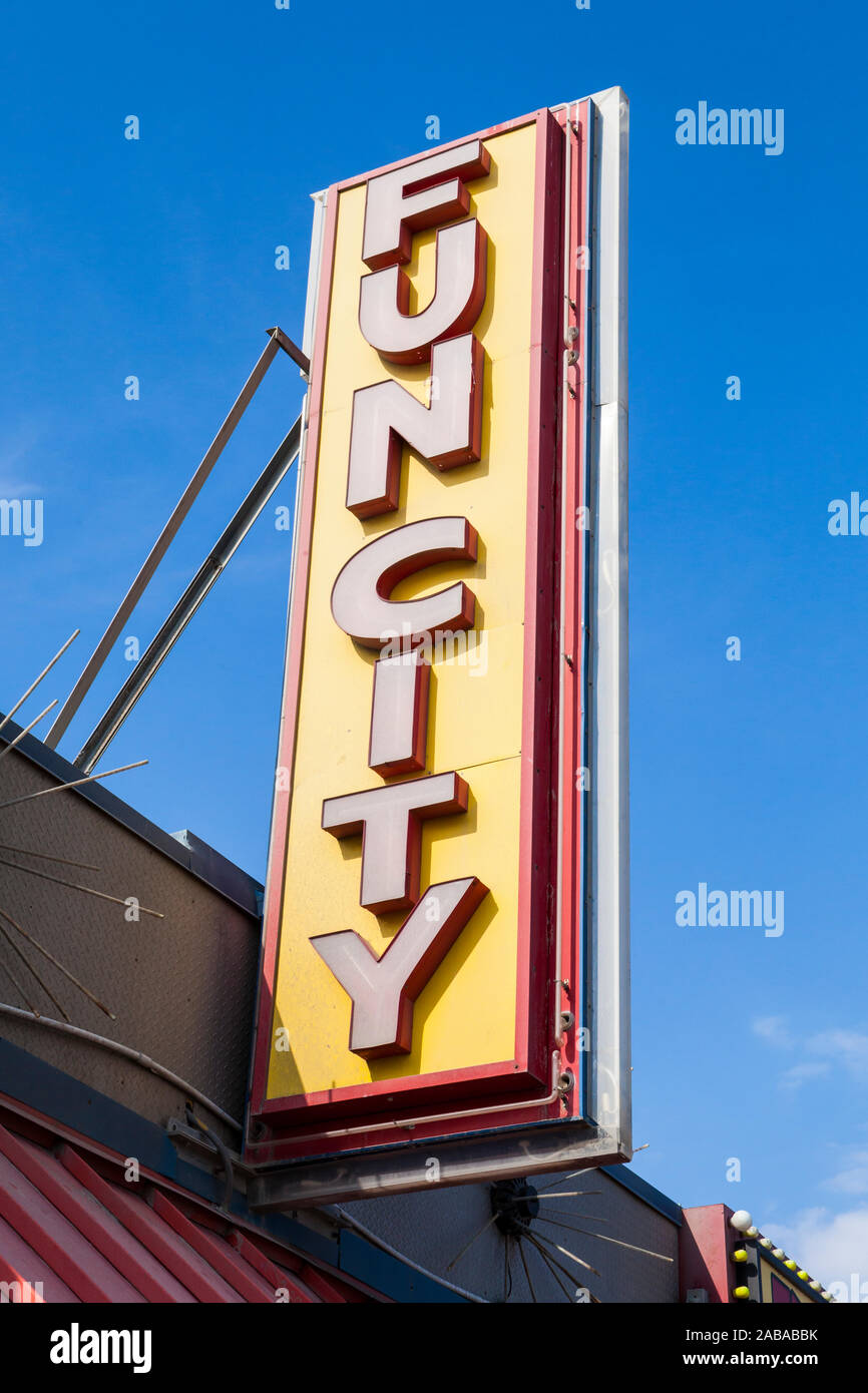 Antique boardwalk hi-res stock photography and images - Alamy