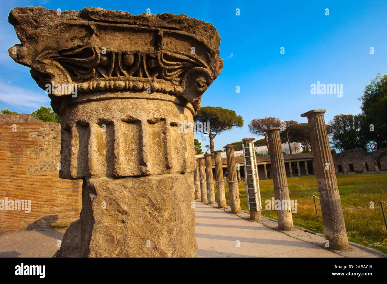 Gladiator pompeii hi-res stock photography and images - Alamy