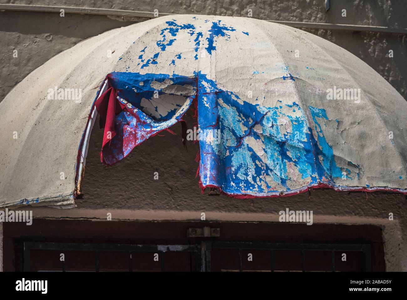 Canopy shield hi-res stock photography and images - Alamy