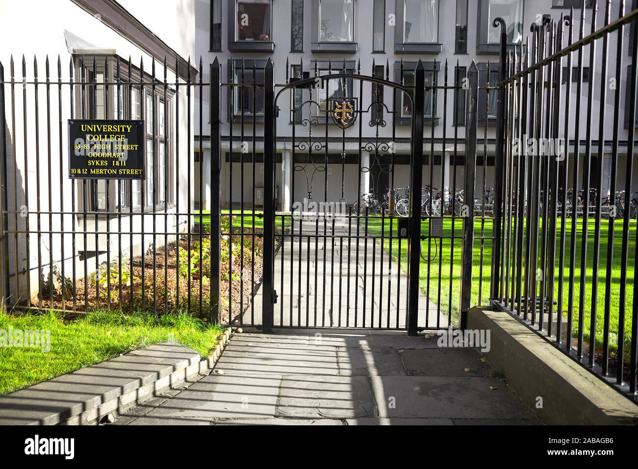 Oxford University Gate Entrance High Resolution Stock Photography and ...
