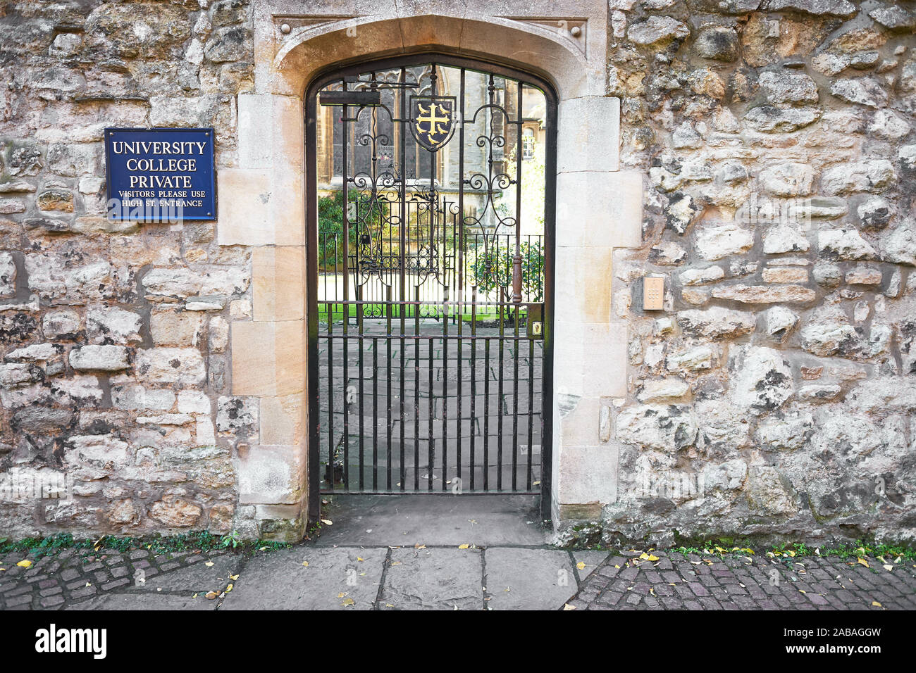 Oxford university gate entrance hi-res stock photography and images - Alamy