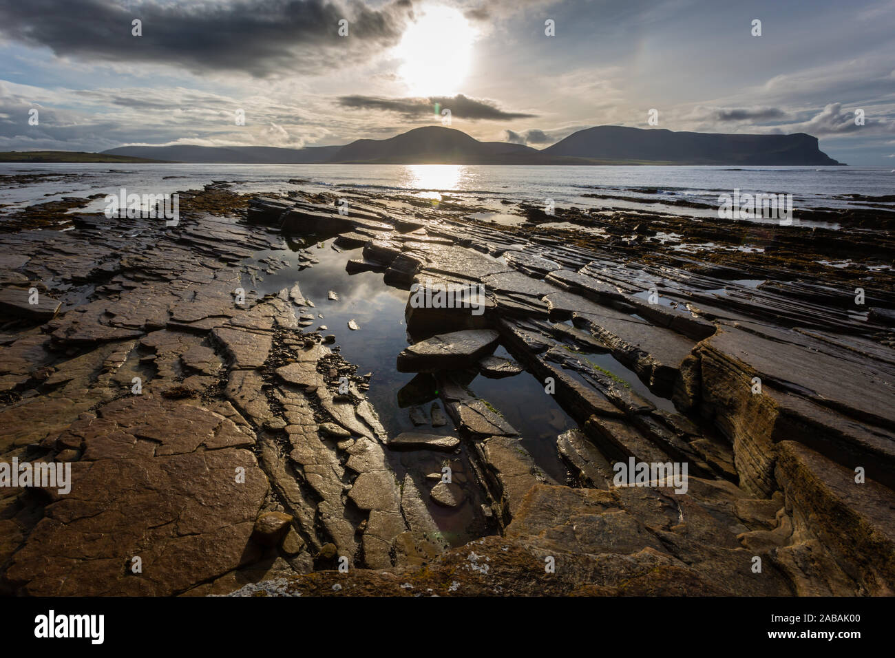 Warebeth beach and rocks, near Stromness, Orkney, UK Stock Photo - Alamy