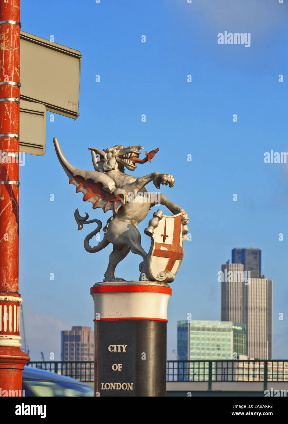 Westminster bridge coat of arms hi-res stock photography and images - Alamy