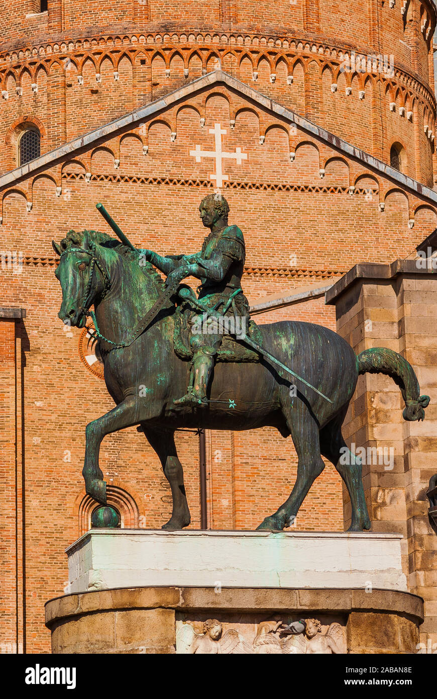Gattamelata bronze equestrian statue in front of Basilica of Saint ...