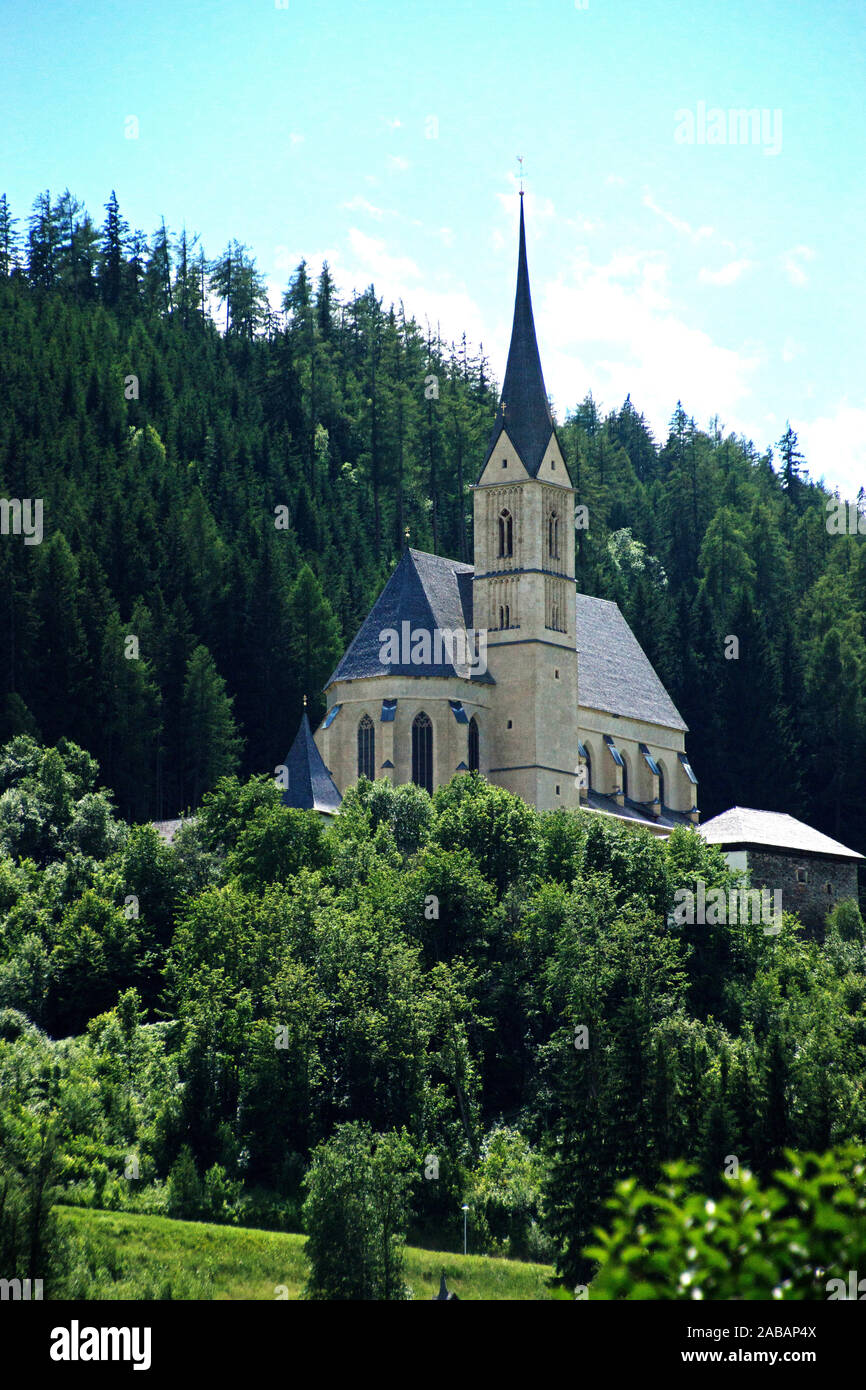 St. Leonhard ob Tamsweg ist eine römisch-katholische Wallfahrtskirche ... St. Leonhard ob Tamsweg ist eine römisch-katholische Wallfahrtskirche ...