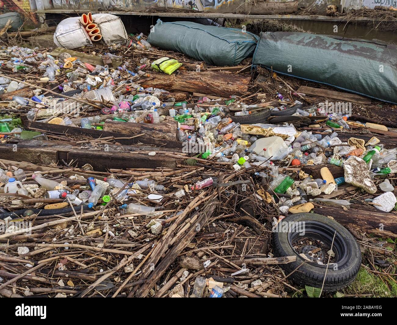 Trash accumulation flood hi-res stock photography and images - Alamy