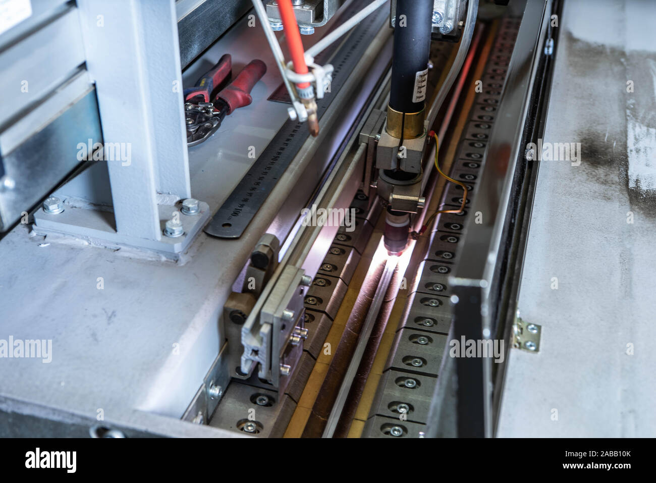 Overlap seam hi-res stock photography and images - Alamy