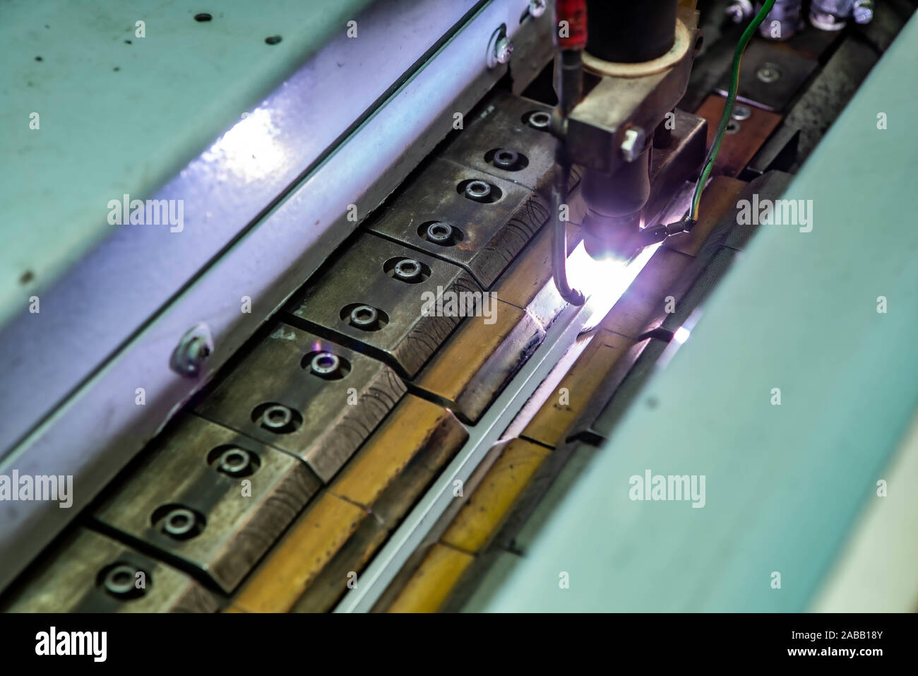 Overlap seam hi-res stock photography and images - Alamy