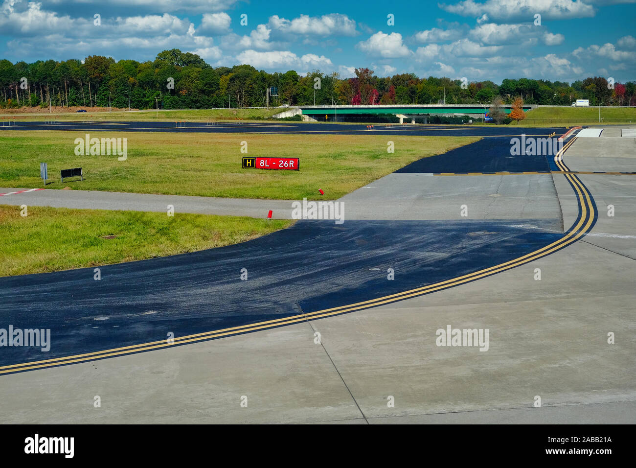 Runway access hi-res stock photography and images - Alamy