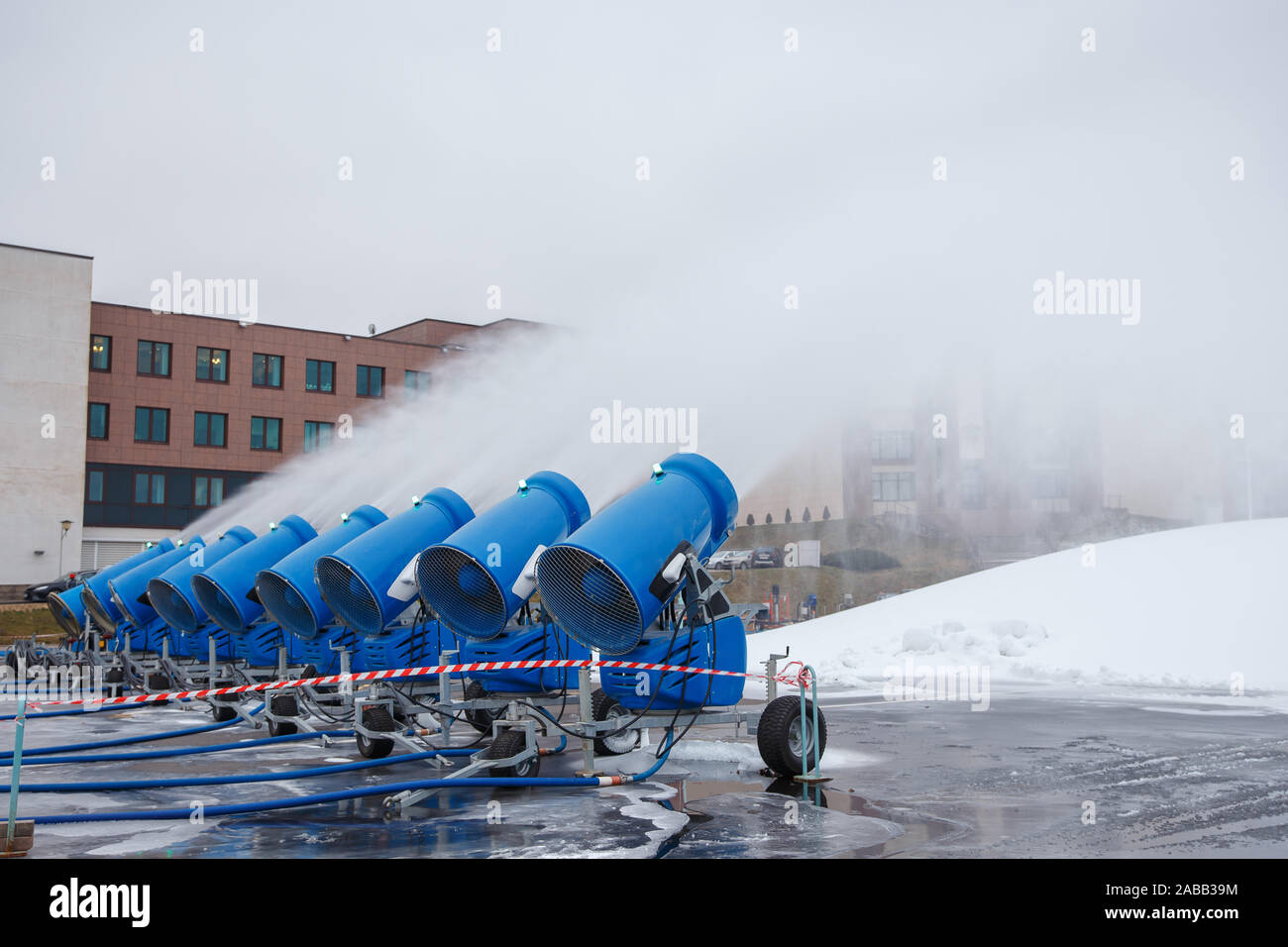 Making cannons hi-res stock photography and images - Alamy